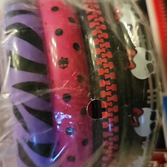 monster high | Accessories | 25monster High 4 Pc Skullette Bracelet ...